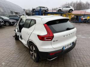 Balts Volvo XC40 2022 Kauņa, ar dzinēja tilpumu 1.48 L un nobraukumu 11 tūkst. km par 4900 €, foto 9 vietnē AUTOMOTO.COM.LV