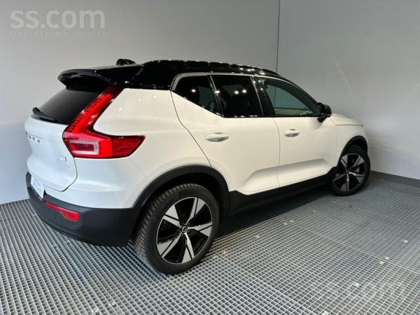 Balts Volvo XC40 2022 Rīga, ar dzinēja tilpumu 0.00 L un nobraukumu 58 tūkst. km par 30990 €, foto 2 vietnē AUTOMOTO.COM.LV