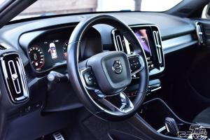 Balts Volvo XC40 2022 Kretinga, ar dzinēja tilpumu 2.00 L un nobraukumu 47 tūkst. km par 26000 €, foto 24 vietnē AUTOMOTO.COM.LV