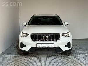 Белый Вольво XC40 2022 в Рига, объемом двигателя 1.50 л и пробегом 99 тыс. км за 29990 €, фото 2 на AUTOMOTO.COM.LV