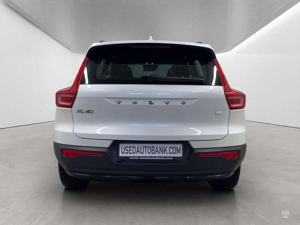 Белый Вольво XC40 2022 в Вильнюс, объемом двигателя 1.48 л и пробегом 186 тыс. км за 18755 €, фото 5 на AUTOMOTO.COM.LV