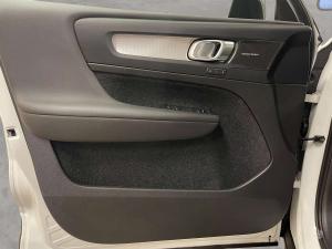 Balts Volvo XC40 2022 Viļņa, ar dzinēja tilpumu 1.48 L un nobraukumu 186 tūkst. km par 18755 €, foto 9 vietnē AUTOMOTO.COM.LV