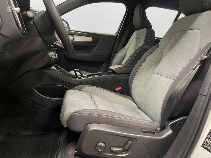 Balts Volvo XC40 2022 Viļņa, ar dzinēja tilpumu 1.48 L un nobraukumu 186 tūkst. km par 18755 €, foto 10 vietnē AUTOMOTO.COM.LV