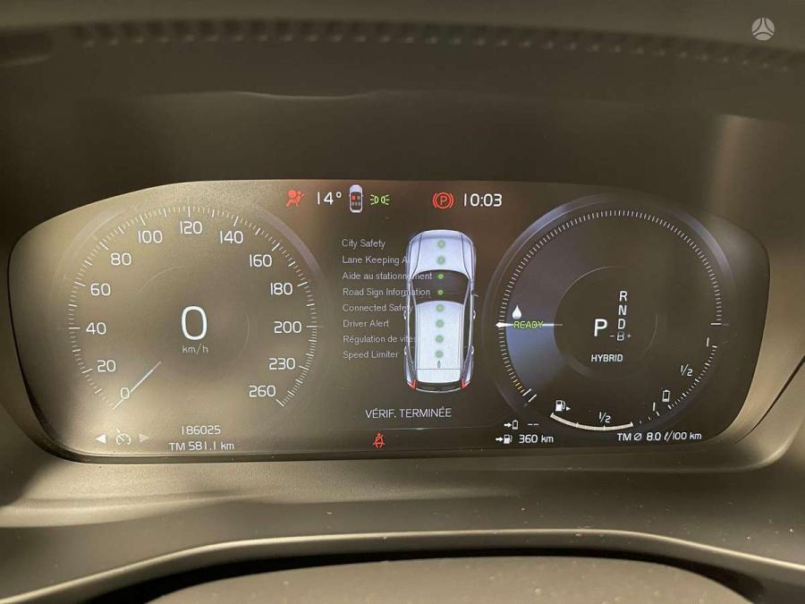 Balts Volvo XC40 2022 Viļņa, ar dzinēja tilpumu 1.48 L un nobraukumu 186 tūkst. km par 18755 €, foto 12 vietnē AUTOMOTO.COM.LV