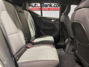 Balts Volvo XC40 2022 Viļņa, ar dzinēja tilpumu 1.48 L un nobraukumu 186 tūkst. km par 18755 €, foto 18 vietnē AUTOMOTO.COM.LV