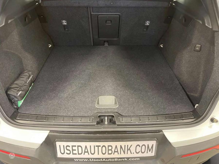 Balts Volvo XC40 2022 Viļņa, ar dzinēja tilpumu 1.48 L un nobraukumu 186 tūkst. km par 18755 €, foto 19 vietnē AUTOMOTO.COM.LV