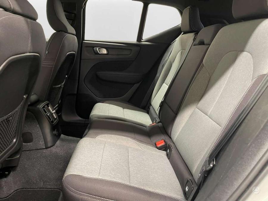 Balts Volvo XC40 2022 Viļņa, ar dzinēja tilpumu 1.48 L un nobraukumu 186 tūkst. km par 18755 €, foto 21 vietnē AUTOMOTO.COM.LV