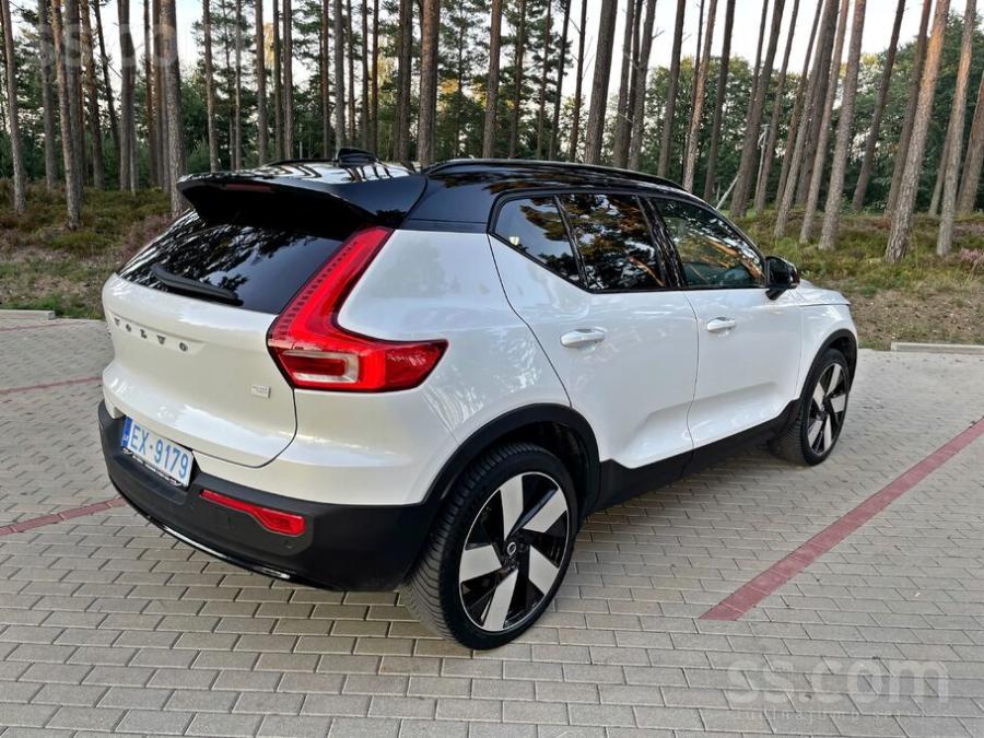 White Volvo XC40 2023 in Talsi, with an engine capacity of 1.50 L and mileage of 51 thousand km for 32500 €, photo 3 on AUTOMOTO.COM.LV