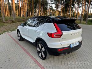 White Volvo XC40 2023 in Talsi, with an engine capacity of 1.50 L and mileage of 51 thousand km for 32500 €, photo 4 on AUTOMOTO.COM.LV