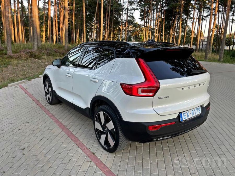 White Volvo XC40 2023 in Talsi, with an engine capacity of 1.50 L and mileage of 51 thousand km for 32500 €, photo 4 on AUTOMOTO.COM.LV