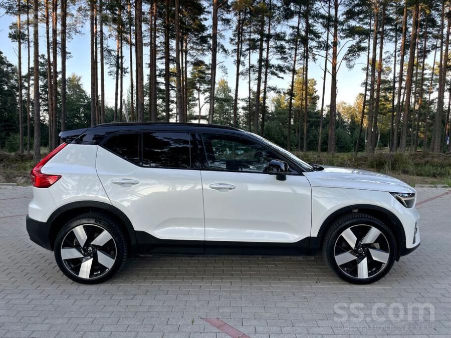 White Volvo XC40 2023 in Talsi, with an engine capacity of 1.50 L and mileage of 51 thousand km for 32500 €, photo 5 on AUTOMOTO.COM.LV