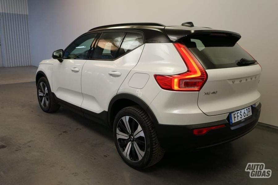 White Volvo XC40 2023 in Kaunas, with an engine capacity of 0.00 L and mileage of 71 thousand km for 34417 €, photo 4 on AUTOMOTO.COM.LV