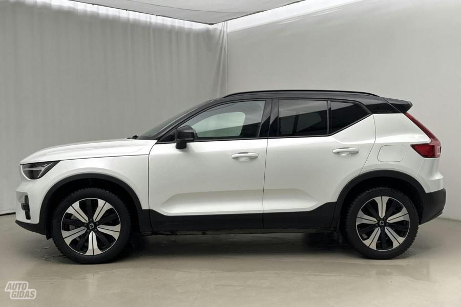 Balts Volvo XC40 2023 Kauņa, ar dzinēja tilpumu 0.00 L un nobraukumu 73 tūkst. km par 29317 €, foto 2 vietnē AUTOMOTO.COM.LV