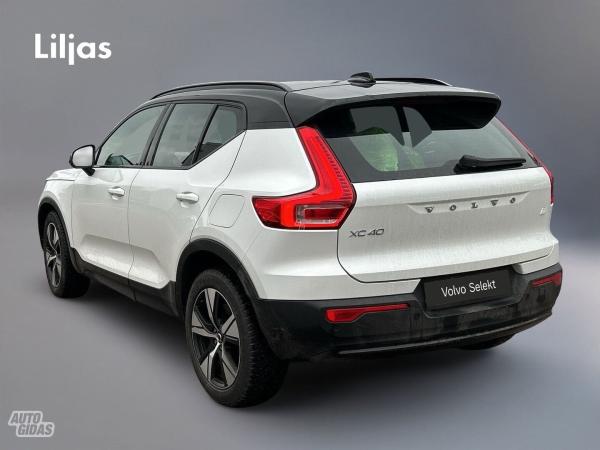White Volvo XC40 2023 in Kaunas, with an engine capacity of 0.00 L and mileage of 54 thousand km for 34132 €, photo 3 on AUTOMOTO.COM.LV