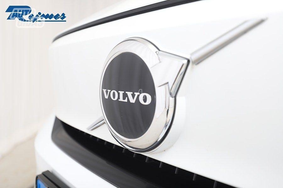 White Volvo XC40 2023 in Kaunas, with an engine capacity of 0.00 L and mileage of 44 thousand km for 35489 €, photo 24 on AUTOMOTO.COM.LV
