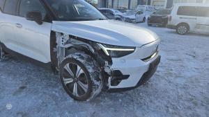 Balts Volvo XC40 2023 Šauļi, ar dzinēja tilpumu 0.00 L un nobraukumu 34 tūkst. km par 21900 €, foto 3 vietnē AUTOMOTO.COM.LV