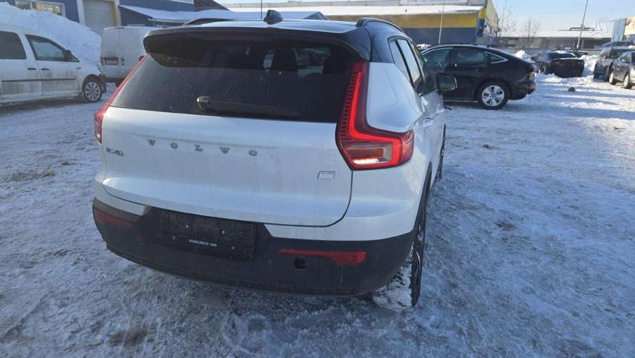 Balts Volvo XC40 2023 Šauļi, ar dzinēja tilpumu 0.00 L un nobraukumu 34 tūkst. km par 21900 €, foto 4 vietnē AUTOMOTO.COM.LV