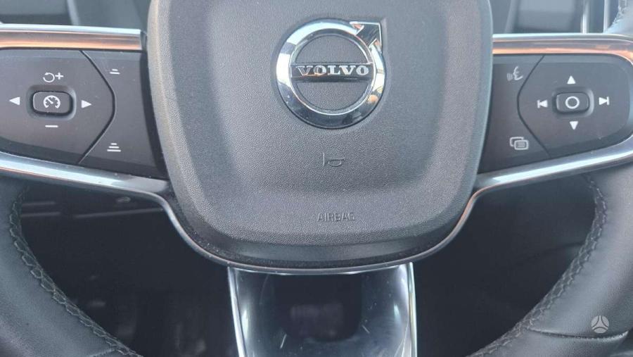 Balts Volvo XC40 2023 Šauļi, ar dzinēja tilpumu 0.00 L un nobraukumu 34 tūkst. km par 21900 €, foto 11 vietnē AUTOMOTO.COM.LV