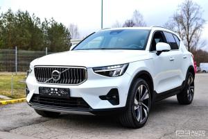Balts Volvo XC40 2023 Kretinga, ar dzinēja tilpumu 2.00 L un nobraukumu 35 tūkst. km par 26800 €, foto  vietnē AUTOMOTO.COM.LV