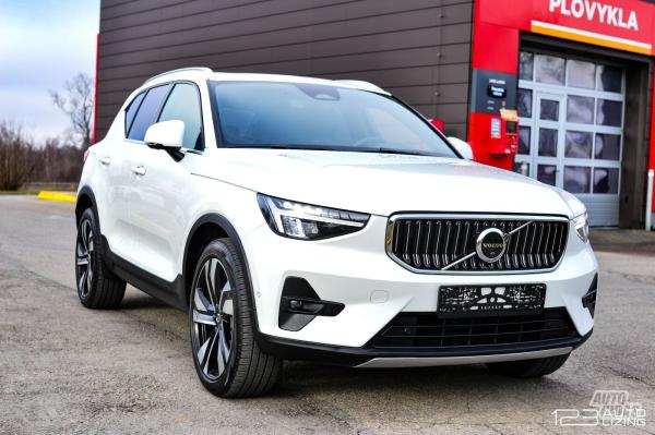 Balts Volvo XC40 2023 Kretinga, ar dzinēja tilpumu 2.00 L un nobraukumu 35 tūkst. km par 26800 €, foto 5 vietnē AUTOMOTO.COM.LV