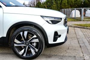 White Volvo XC40 2023 in Kretinga, with an engine capacity of 2.00 L and mileage of 35 thousand km for 26800 €, photo 7 on AUTOMOTO.COM.LV
