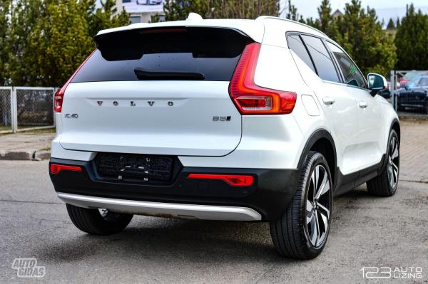 Balts Volvo XC40 2023 Kretinga, ar dzinēja tilpumu 2.00 L un nobraukumu 35 tūkst. km par 26800 €, foto 7 vietnē AUTOMOTO.COM.LV