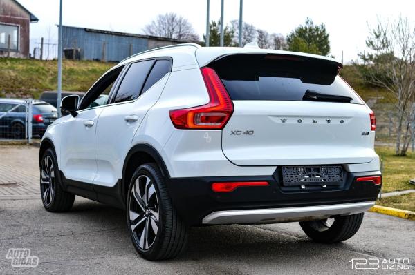 Balts Volvo XC40 2023 Kretinga, ar dzinēja tilpumu 2.00 L un nobraukumu 35 tūkst. km par 26800 €, foto 9 vietnē AUTOMOTO.COM.LV