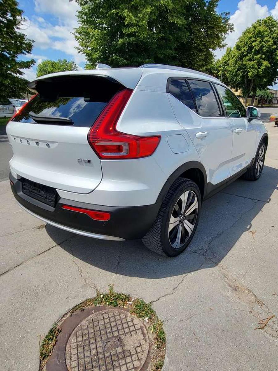 Balts Volvo XC40 2023 Šilalė, ar dzinēja tilpumu 2.00 L un nobraukumu 34 tūkst. km par 29500 €, foto 4 vietnē AUTOMOTO.COM.LV
