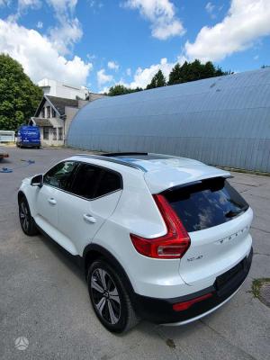 Balts Volvo XC40 2023 Šilalė, ar dzinēja tilpumu 2.00 L un nobraukumu 34 tūkst. km par 29500 €, foto 8 vietnē AUTOMOTO.COM.LV