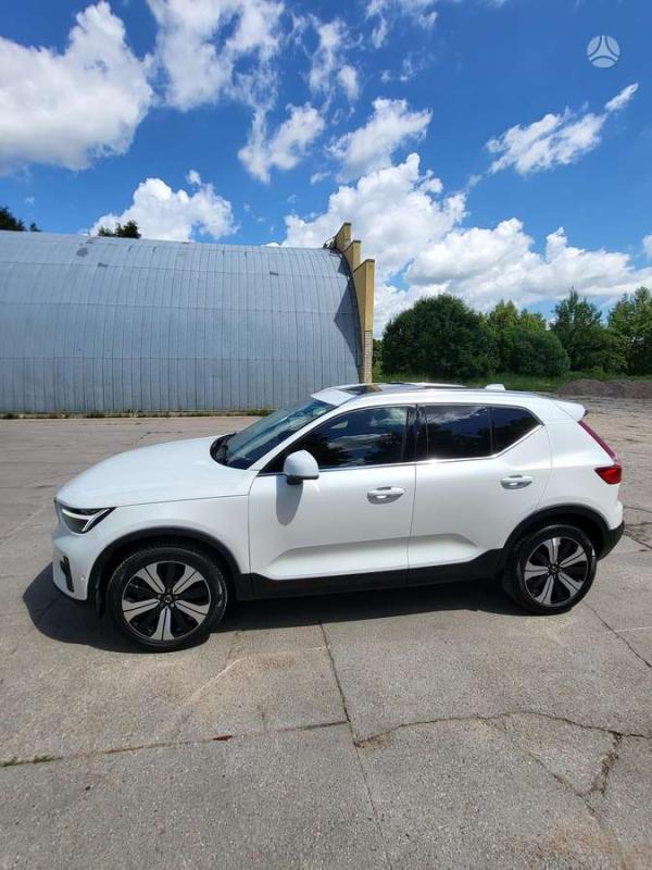 White Volvo XC40 2023 in Silale, with an engine capacity of 2.00 L and mileage of 34 thousand km for 29500 €, photo 8 on AUTOMOTO.COM.LV