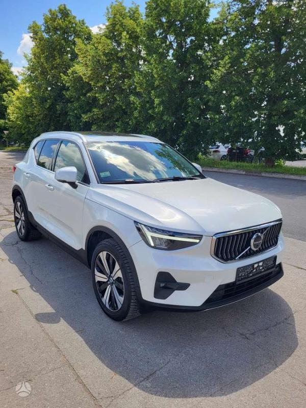 White Volvo XC40 2023 in Silale, with an engine capacity of 2.00 L and mileage of 34 thousand km for 29500 €, photo 10 on AUTOMOTO.COM.LV