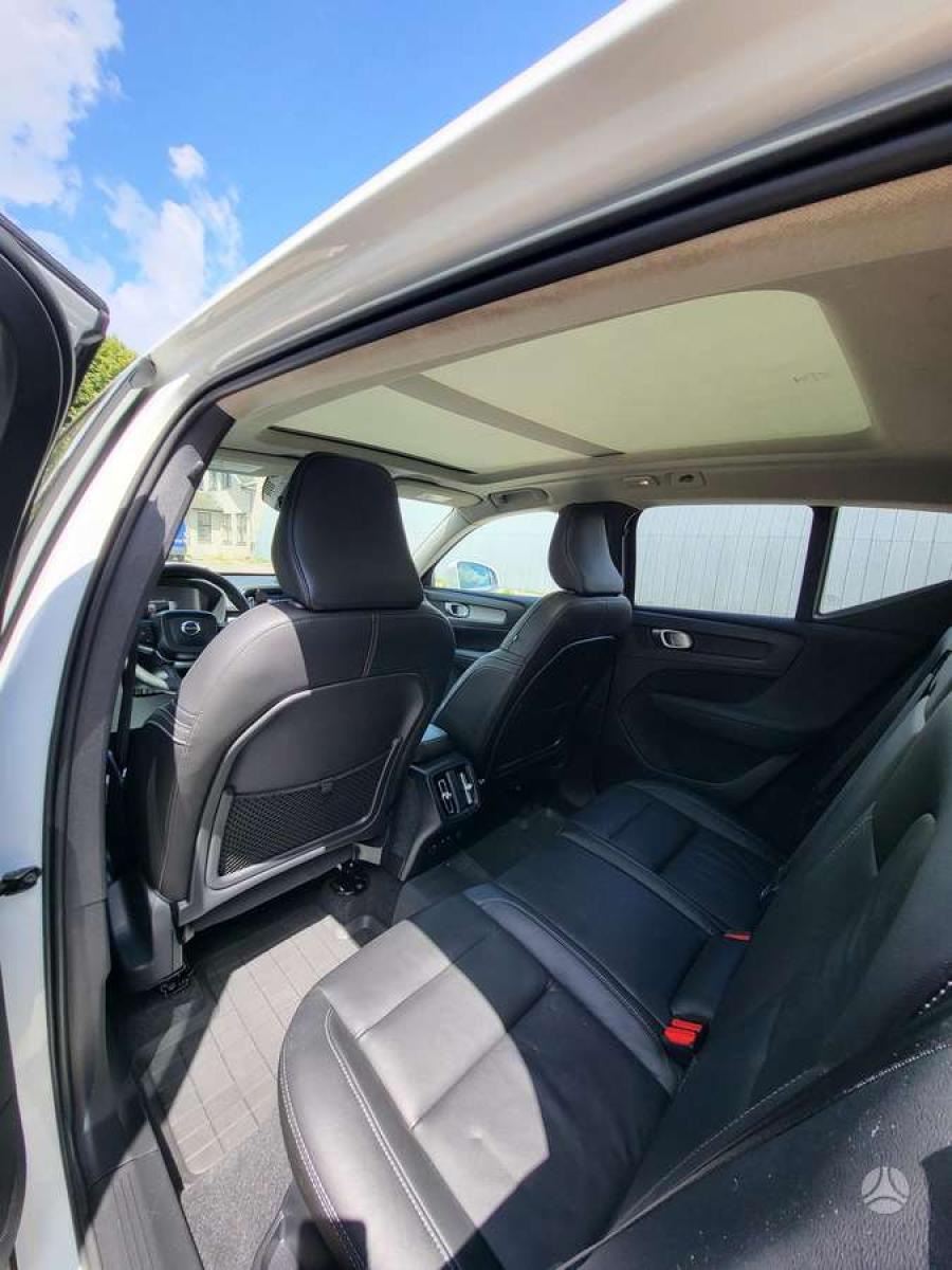 Balts Volvo XC40 2023 Šilalė, ar dzinēja tilpumu 2.00 L un nobraukumu 34 tūkst. km par 29500 €, foto 18 vietnē AUTOMOTO.COM.LV