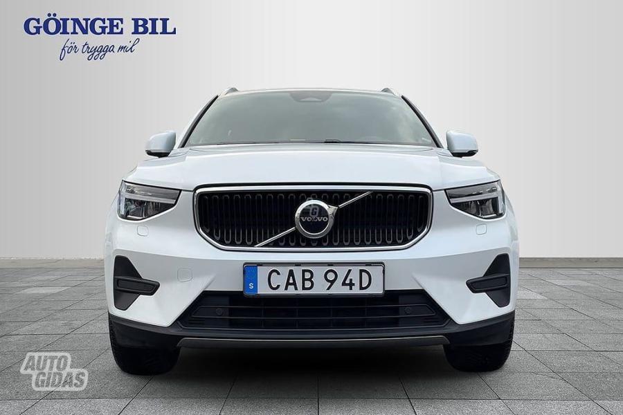 Balts Volvo XC40 2024 Kauņa, ar dzinēja tilpumu 0.00 L un nobraukumu 31 tūkst. km par 36104 €, foto 3 vietnē AUTOMOTO.COM.LV
