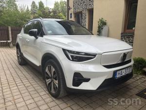 Белый Вольво XC40 2024 в Рига, объемом двигателя 0.00 л и пробегом 48 тыс. км за 37000 €, фото 4 на AUTOMOTO.COM.LV