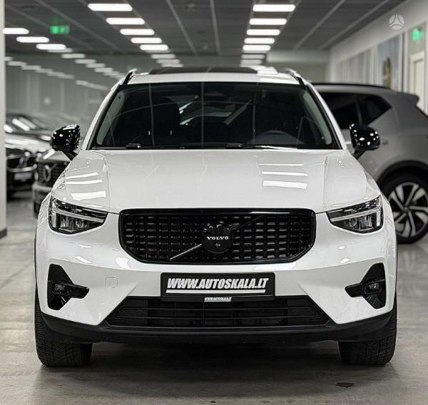 Balts Volvo XC40 2025 Klaipėda, ar dzinēja tilpumu 2.00 L un nobraukumu 3 tūkst. km par 29900 €, foto 5 vietnē AUTOMOTO.COM.LV