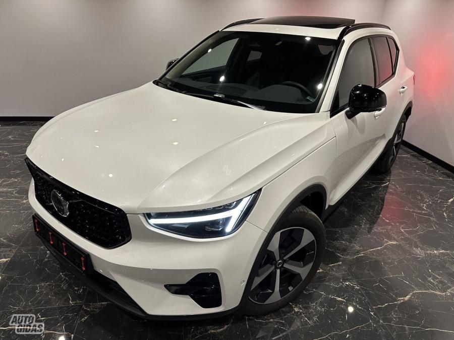 White Volvo XC40 2025 in Prienai, with an engine capacity of 2.00 L and mileage of 4 thousand km for 30900 €, photo 1 on AUTOMOTO.COM.LV