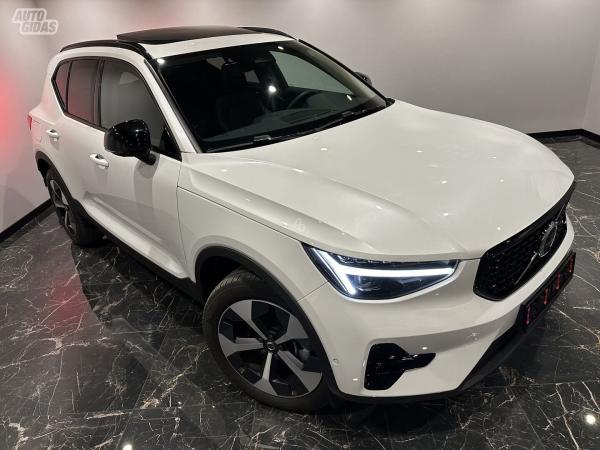 White Volvo XC40 2025 in Prienai, with an engine capacity of 2.00 L and mileage of 4 thousand km for 30900 €, photo 8 on AUTOMOTO.COM.LV