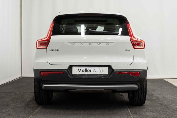 White Volvo XC40 2020 in Tallinn, with an engine capacity of 2.00 L and mileage of 89 thousand km for 19900 €, photo 6 on AUTOMOTO.COM.LV