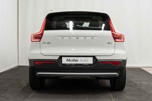 Balts Volvo XC40 2020 Tallina, ar dzinēja tilpumu 2.00 L un nobraukumu 89 tūkst. km par 19900 €, foto 6 vietnē AUTOMOTO.COM.LV