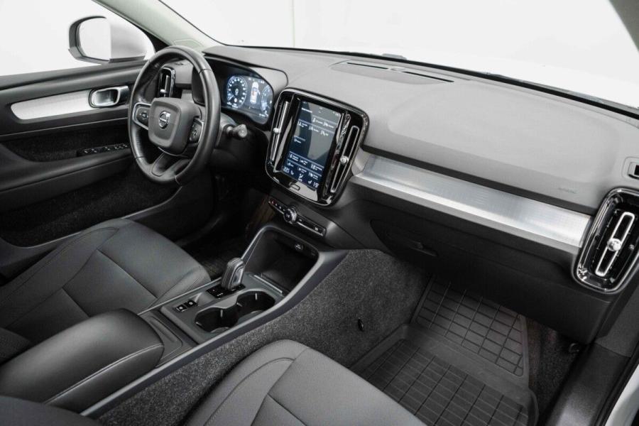 Balts Volvo XC40 2020 Tallina, ar dzinēja tilpumu 2.00 L un nobraukumu 89 tūkst. km par 19900 €, foto 8 vietnē AUTOMOTO.COM.LV