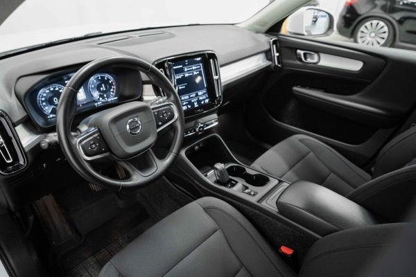 White Volvo XC40 2020 in Tallinn, with an engine capacity of 2.00 L and mileage of 89 thousand km for 19900 €, photo 9 on AUTOMOTO.COM.LV