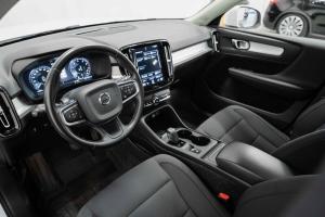 Balts Volvo XC40 2020 Tallina, ar dzinēja tilpumu 2.00 L un nobraukumu 89 tūkst. km par 19900 €, foto 9 vietnē AUTOMOTO.COM.LV