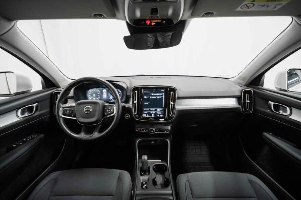 White Volvo XC40 2020 in Tallinn, with an engine capacity of 2.00 L and mileage of 89 thousand km for 19900 €, photo 10 on AUTOMOTO.COM.LV