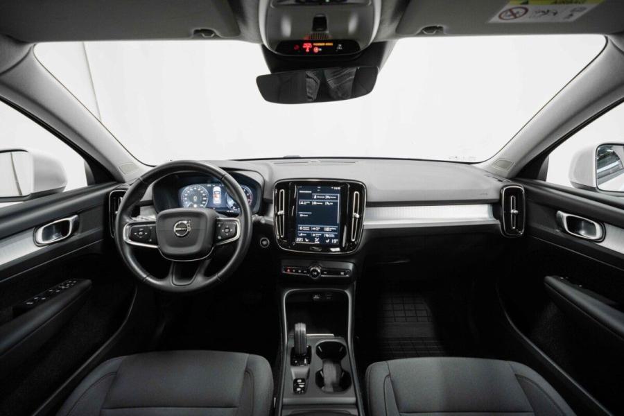 Balts Volvo XC40 2020 Tallina, ar dzinēja tilpumu 2.00 L un nobraukumu 89 tūkst. km par 19900 €, foto 10 vietnē AUTOMOTO.COM.LV
