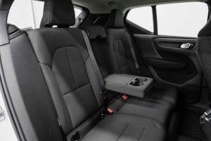 Balts Volvo XC40 2020 Tallina, ar dzinēja tilpumu 2.00 L un nobraukumu 89 tūkst. km par 19900 €, foto 14 vietnē AUTOMOTO.COM.LV