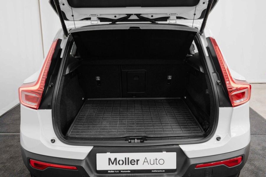 Balts Volvo XC40 2020 Tallina, ar dzinēja tilpumu 2.00 L un nobraukumu 89 tūkst. km par 19900 €, foto 16 vietnē AUTOMOTO.COM.LV