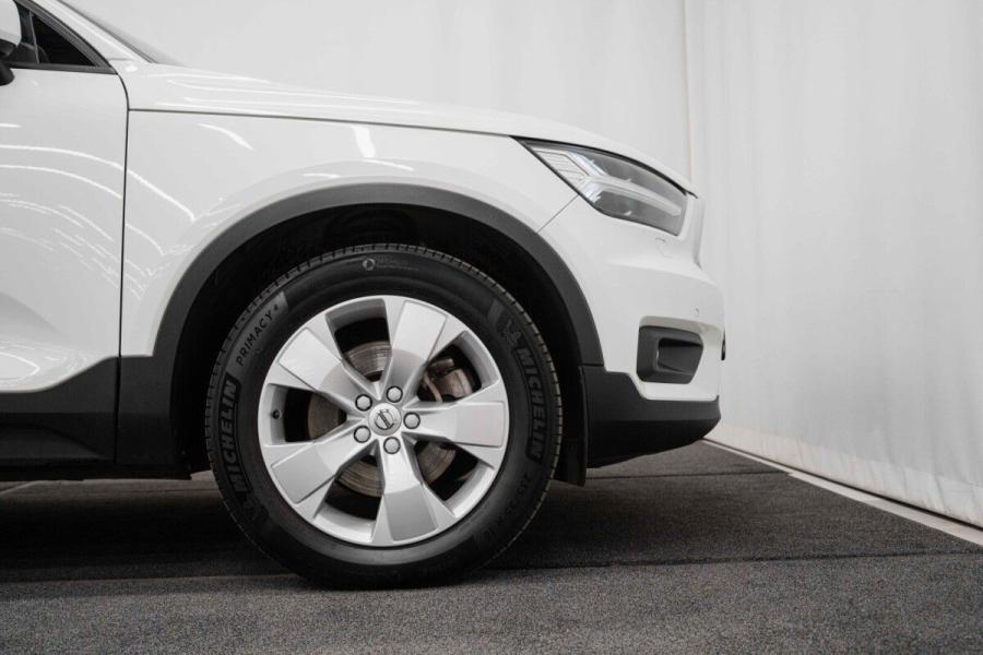 Balts Volvo XC40 2020 Tallina, ar dzinēja tilpumu 2.00 L un nobraukumu 89 tūkst. km par 19900 €, foto 17 vietnē AUTOMOTO.COM.LV