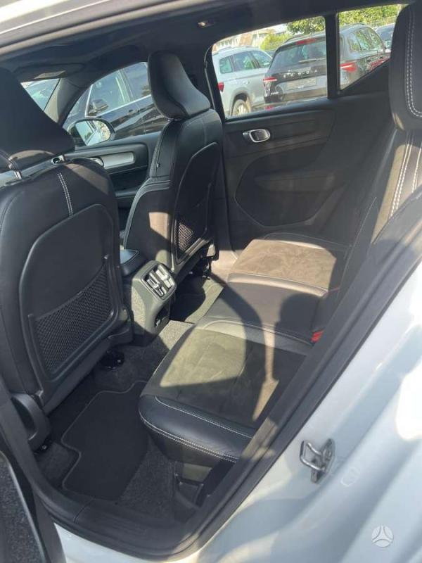 Balts Volvo XC40 2018 Tauragė, ar dzinēja tilpumu 1.97 L un nobraukumu 202 tūkst. km par 15900 €, foto 6 vietnē AUTOMOTO.COM.LV