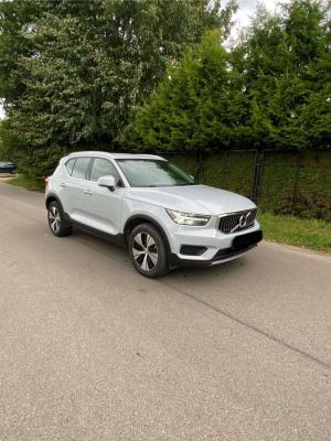 White Volvo XC40 2021 in Vilnius, with an engine capacity of 1.50 L and mileage of 123 thousand km for 15600 €, photo  on AUTOMOTO.COM.LV
