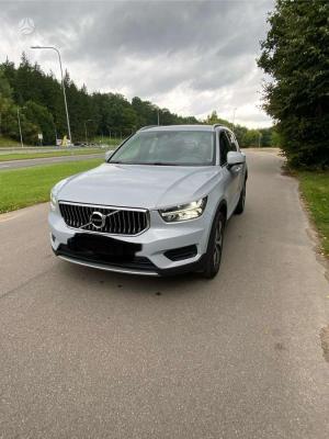 White Volvo XC40 2021 in Vilnius, with an engine capacity of 1.50 L and mileage of 123 thousand km for 15600 €, photo 3 on AUTOMOTO.COM.LV